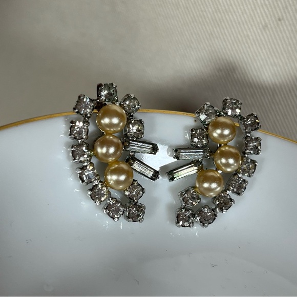 Pearl | Jewelry | Vintage Estate 4 50 Retro Glass Pearl Rhinestone ...